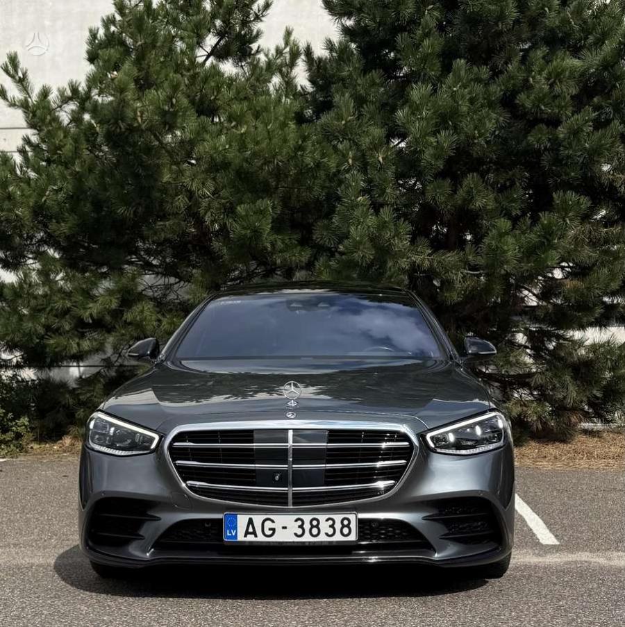 Grey Mercedes-Benz S 580 2022 in Riga, with an engine capacity of 3.98 L and mileage of 71 thousand km for 79500 €, photo 4 on AUTOMOTO.COM.LV