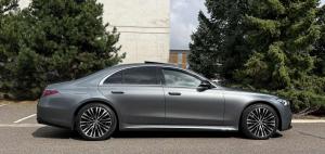 Grey Mercedes-Benz S 580 2022 in Riga, with an engine capacity of 3.98 L and mileage of 71 thousand km for 79500 €, photo 5 on AUTOMOTO.COM.LV