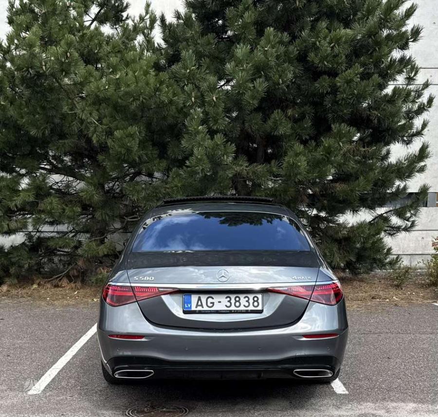 Grey Mercedes-Benz S 580 2022 in Riga, with an engine capacity of 3.98 L and mileage of 71 thousand km for 79500 €, photo 8 on AUTOMOTO.COM.LV