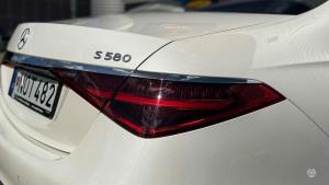 Белый Мерседес S 580 2022 в Вильнюс, объемом двигателя 3.98 л и пробегом 36 тыс. км за 135900 €, фото 17 на AUTOMOTO.COM.LV