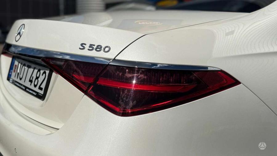 Белый Мерседес S 580 2022 в Вильнюс, объемом двигателя 3.98 л и пробегом 36 тыс. км за 135900 €, фото 17 на AUTOMOTO.COM.LV