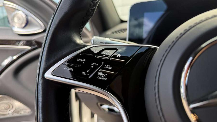 Белый Мерседес S 580 2022 в Вильнюс, объемом двигателя 3.98 л и пробегом 36 тыс. км за 135900 €, фото 49 на AUTOMOTO.COM.LV