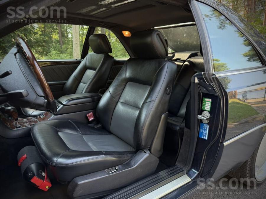 Black Mercedes-Benz s-600 1996 in Riga, with an engine capacity of 6.00 L and mileage of 187 thousand km for 26000 €, photo 11 on AUTOMOTO.COM.LV