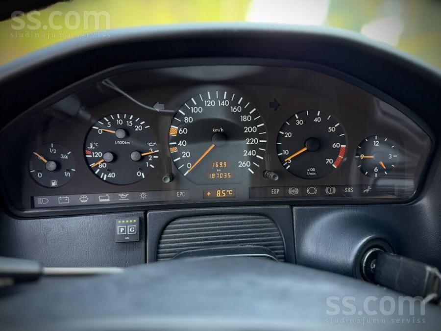 Black Mercedes-Benz s-600 1996 in Riga, with an engine capacity of 6.00 L and mileage of 187 thousand km for 26000 €, photo 13 on AUTOMOTO.COM.LV