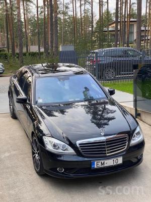 Black Mercedes-Benz s-600 2006 in Riga, with an engine capacity of 5.50 L and mileage of 229 thousand km for 10500 €, photo 3 on AUTOMOTO.COM.LV