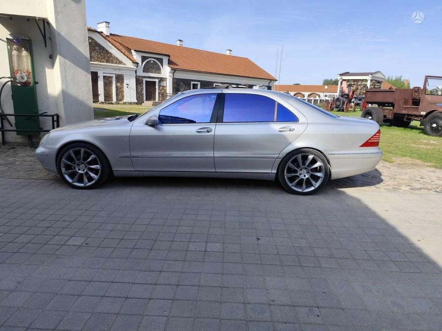 Pelēks Mercedes-Benz s-600 2001 Šauļi, ar dzinēja tilpumu 5.80 L un nobraukumu 200 tūkst. km par 6700 €, foto 5 vietnē AUTOMOTO.COM.LV