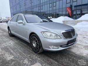 Серый Мерседес С 600 2006 в Паневежис, объемом двигателя 5.50 л и пробегом 266 тыс. км за 8999 €, фото  на AUTOMOTO.COM.LV