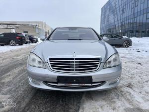 Pelēks Mercedes-Benz s-600 2006 Panevēža, ar dzinēja tilpumu 5.50 L un nobraukumu 266 tūkst. km par 8999 €, foto 6 vietnē AUTOMOTO.COM.LV
