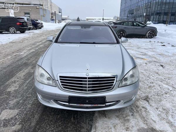 Pelēks Mercedes-Benz s-600 2006 Panevēža, ar dzinēja tilpumu 5.50 L un nobraukumu 266 tūkst. km par 8999 €, foto 6 vietnē AUTOMOTO.COM.LV