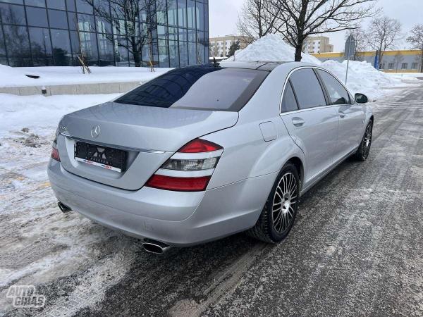 Pelēks Mercedes-Benz s-600 2006 Panevēža, ar dzinēja tilpumu 5.50 L un nobraukumu 266 tūkst. km par 8999 €, foto 7 vietnē AUTOMOTO.COM.LV
