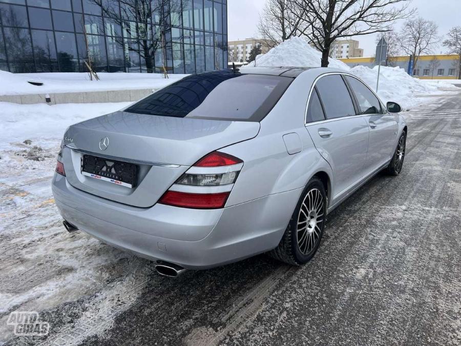 Pelēks Mercedes-Benz s-600 2006 Panevēža, ar dzinēja tilpumu 5.50 L un nobraukumu 266 tūkst. km par 8999 €, foto 8 vietnē AUTOMOTO.COM.LV