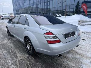 Pelēks Mercedes-Benz s-600 2006 Panevēža, ar dzinēja tilpumu 5.50 L un nobraukumu 266 tūkst. km par 8999 €, foto 9 vietnē AUTOMOTO.COM.LV
