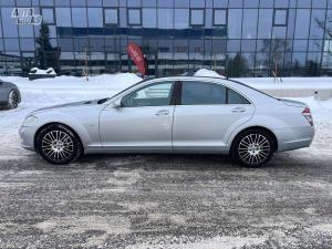 Pelēks Mercedes-Benz s-600 2006 Panevēža, ar dzinēja tilpumu 5.50 L un nobraukumu 266 tūkst. km par 8999 €, foto 11 vietnē AUTOMOTO.COM.LV