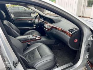 Pelēks Mercedes-Benz s-600 2006 Panevēža, ar dzinēja tilpumu 5.50 L un nobraukumu 266 tūkst. km par 8999 €, foto 16 vietnē AUTOMOTO.COM.LV