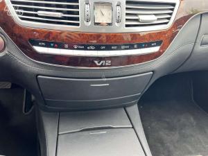 Pelēks Mercedes-Benz s-600 2006 Panevēža, ar dzinēja tilpumu 5.50 L un nobraukumu 266 tūkst. km par 8999 €, foto 24 vietnē AUTOMOTO.COM.LV