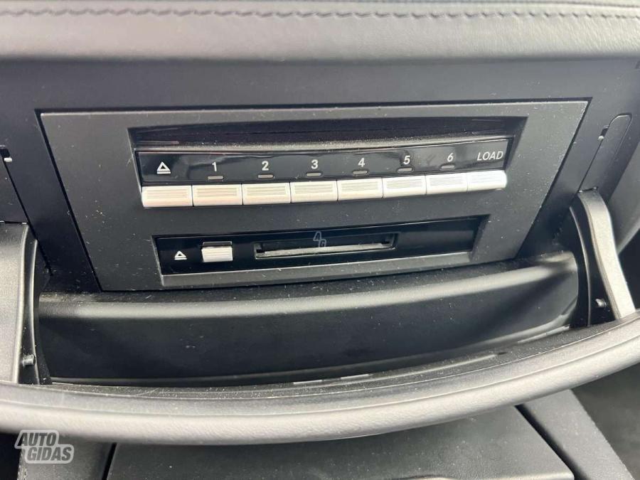 Pelēks Mercedes-Benz s-600 2006 Panevēža, ar dzinēja tilpumu 5.50 L un nobraukumu 266 tūkst. km par 8999 €, foto 31 vietnē AUTOMOTO.COM.LV