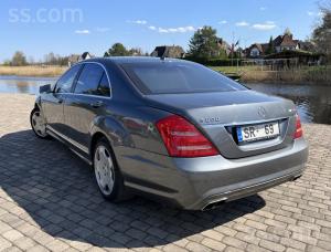 Grey Mercedes-Benz s-600 2006 in Riga, with an engine capacity of 5.50 L and mileage of 140 thousand km for 17500 €, photo 5 on AUTOMOTO.COM.LV