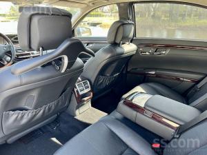 Grey Mercedes-Benz s-600 2006 in Riga, with an engine capacity of 5.50 L and mileage of 140 thousand km for 17500 €, photo 7 on AUTOMOTO.COM.LV
