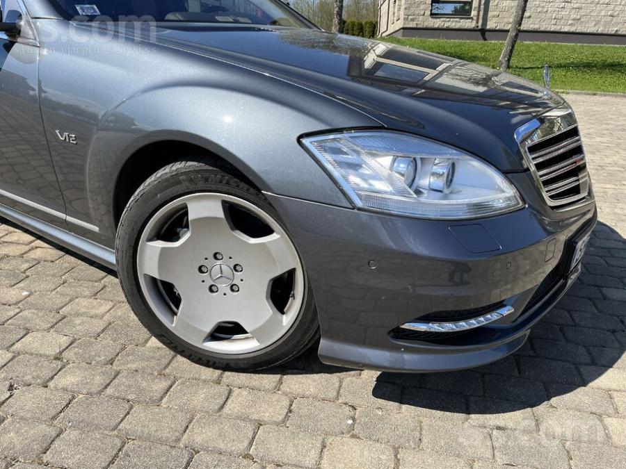 Grey Mercedes-Benz s-600 2006 in Riga, with an engine capacity of 5.50 L and mileage of 140 thousand km for 17500 €, photo 10 on AUTOMOTO.COM.LV