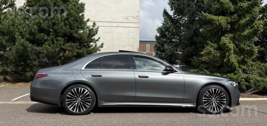 Grey Mercedes-Benz s-600 2022 in Riga, with an engine capacity of 4.00 L and mileage of 71 thousand km for 79500 €, photo 5 on AUTOMOTO.COM.LV