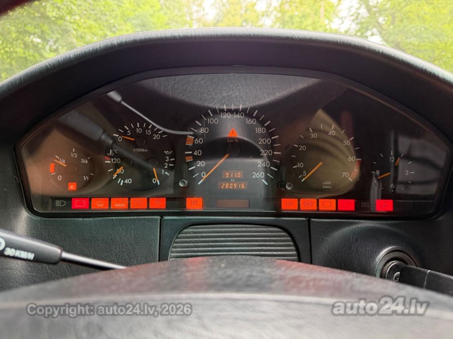 Black Mercedes-Benz S-Class 1996 in Tallinn, with an engine capacity of 5.00 L and mileage of 281 thousand km for 8700 €, photo 15 on AUTOMOTO.COM.LV