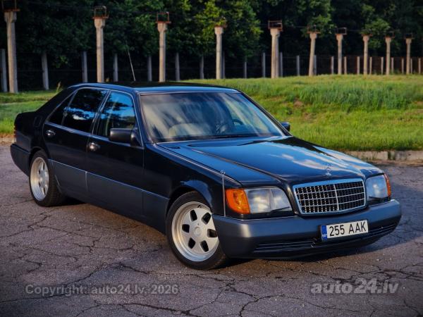 Black Mercedes-Benz S-Class 1991 in Tallinn, with an engine capacity of 3.20 L and mileage of 330 thousand km for 11000 €, photo 1 on AUTOMOTO.COM.LV