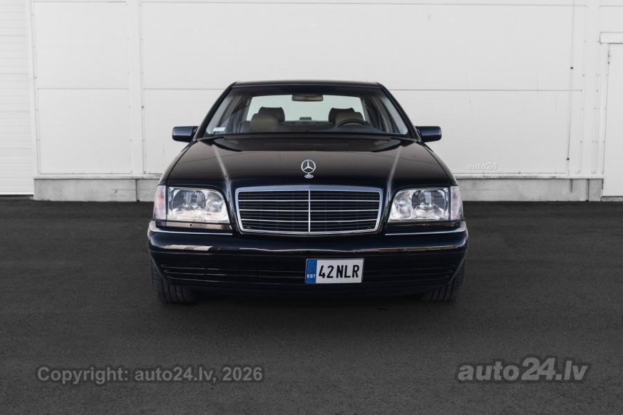 Melns Mercedes-Benz S-Class 1997 Tallina, ar dzinēja tilpumu 5.00 L un nobraukumu 203 tūkst. km par 24999 €, foto 3 vietnē AUTOMOTO.COM.LV