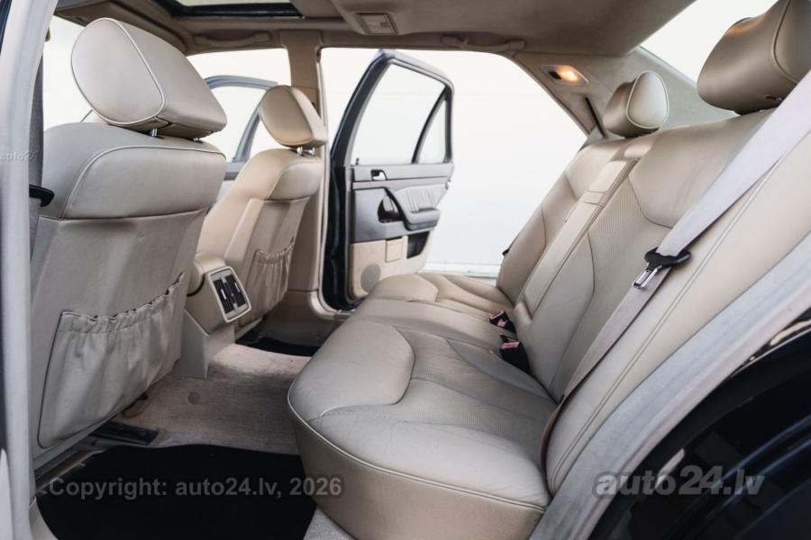 Melns Mercedes-Benz S-Class 1997 Tallina, ar dzinēja tilpumu 5.00 L un nobraukumu 203 tūkst. km par 24999 €, foto 17 vietnē AUTOMOTO.COM.LV