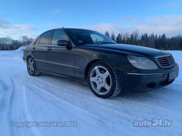 Melns Mercedes-Benz S-Class 2002 Tallina, ar dzinēja tilpumu 3.20 L un nobraukumu 301 tūkst. km par 4999 €, foto 3 vietnē AUTOMOTO.COM.LV