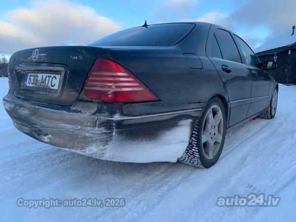 Melns Mercedes-Benz S-Class 2002 Tallina, ar dzinēja tilpumu 3.20 L un nobraukumu 301 tūkst. km par 4999 €, foto 5 vietnē AUTOMOTO.COM.LV