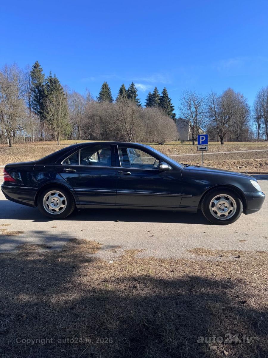 Black Mercedes-Benz S-Class 2003 in Viljandi, with an engine capacity of 3.70 L and mileage of 240 thousand km for 5000 €, photo 7 on AUTOMOTO.COM.LV