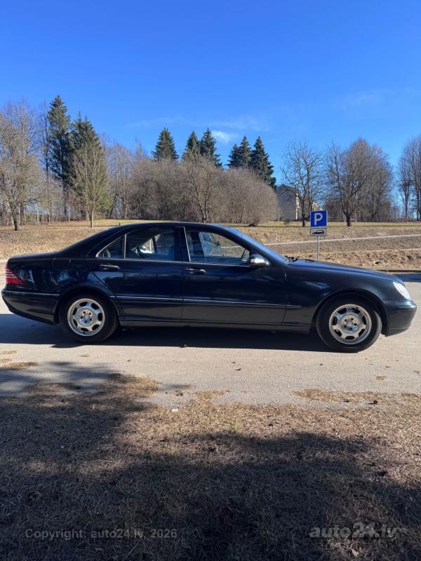 Black Mercedes-Benz S-Class 2003 in Viljandi, with an engine capacity of 3.70 L and mileage of 240 thousand km for 5000 €, photo 7 on AUTOMOTO.COM.LV