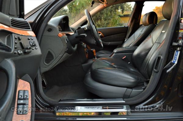 Black Mercedes-Benz S-Class 2003 in Viljandi, with an engine capacity of 5.40 L and mileage of 0 thousand km for 10990 €, photo 4 on AUTOMOTO.COM.LV