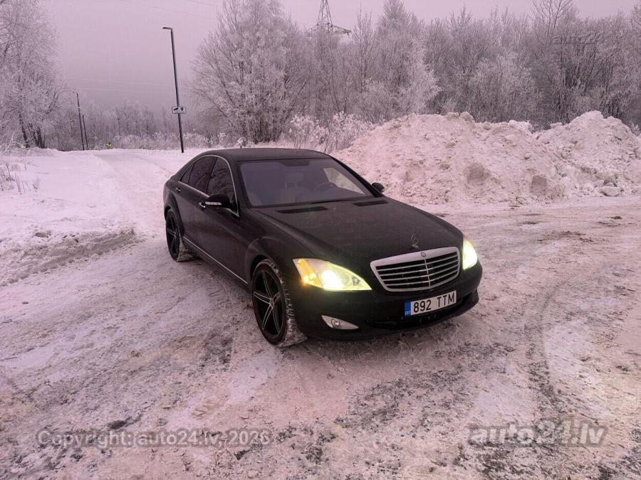 Черный Мерседес С Класс 2005 в Таллин, объемом двигателя 5.50 л и пробегом 278 тыс. км за 6500 €, фото 5 на AUTOMOTO.COM.LV