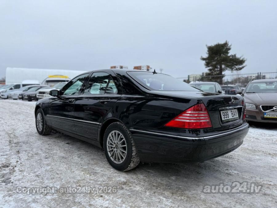 Melns Mercedes-Benz S-Class 2005 Tallina, ar dzinēja tilpumu 3.20 L un nobraukumu 118 tūkst. km par 8999 €, foto 5 vietnē AUTOMOTO.COM.LV
