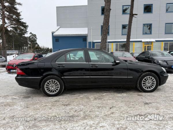 Black Mercedes-Benz S-Class 2005 in Tallinn, with an engine capacity of 3.20 L and mileage of 118 thousand km for 8999 €, photo 8 on AUTOMOTO.COM.LV