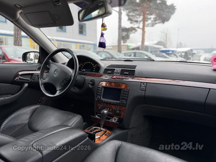 Melns Mercedes-Benz S-Class 2005 Tallina, ar dzinēja tilpumu 3.20 L un nobraukumu 118 tūkst. km par 8999 €, foto 11 vietnē AUTOMOTO.COM.LV
