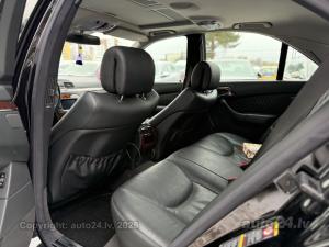 Melns Mercedes-Benz S-Class 2005 Tallina, ar dzinēja tilpumu 3.20 L un nobraukumu 118 tūkst. km par 8999 €, foto 12 vietnē AUTOMOTO.COM.LV
