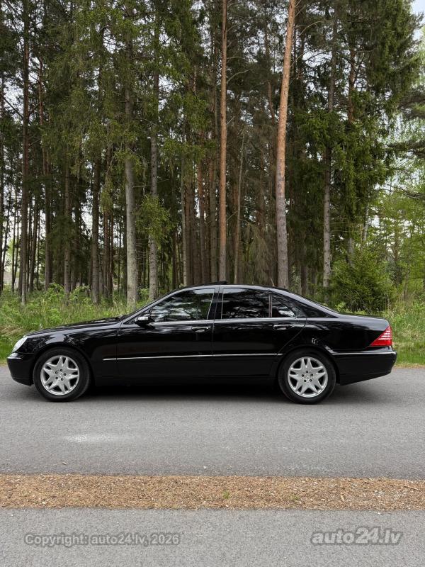 Black Mercedes-Benz S-Class 2005 in Tallinn, with an engine capacity of 3.20 L and mileage of 127 thousand km for 9500 €, photo 3 on AUTOMOTO.COM.LV