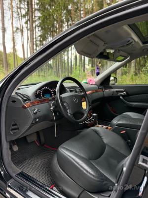 Melns Mercedes-Benz S-Class 2005 Tallina, ar dzinēja tilpumu 3.20 L un nobraukumu 127 tūkst. km par 9500 €, foto 10 vietnē AUTOMOTO.COM.LV