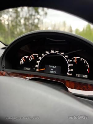 Melns Mercedes-Benz S-Class 2005 Tallina, ar dzinēja tilpumu 3.20 L un nobraukumu 127 tūkst. km par 9500 €, foto 15 vietnē AUTOMOTO.COM.LV