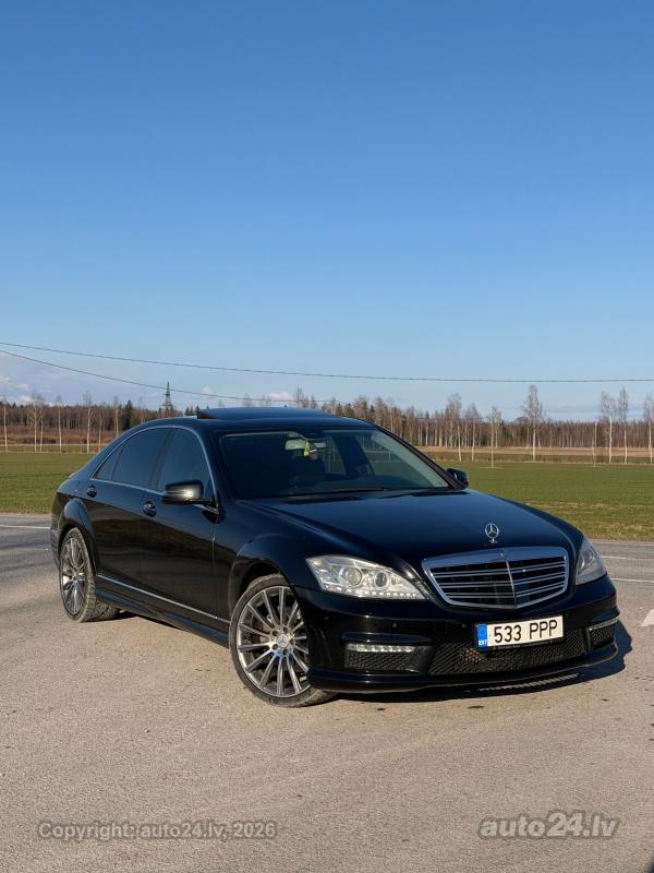 Melns Mercedes-Benz S-Class 2006 Mustvē, ar dzinēja tilpumu 3.00 L un nobraukumu 381 tūkst. km par 5499 €, foto 1 vietnē AUTOMOTO.COM.LV