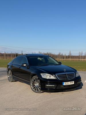 Melns Mercedes-Benz S-Class 2006 Mustvē, ar dzinēja tilpumu 3.00 L un nobraukumu 381 tūkst. km par 5499 €, foto  vietnē AUTOMOTO.COM.LV