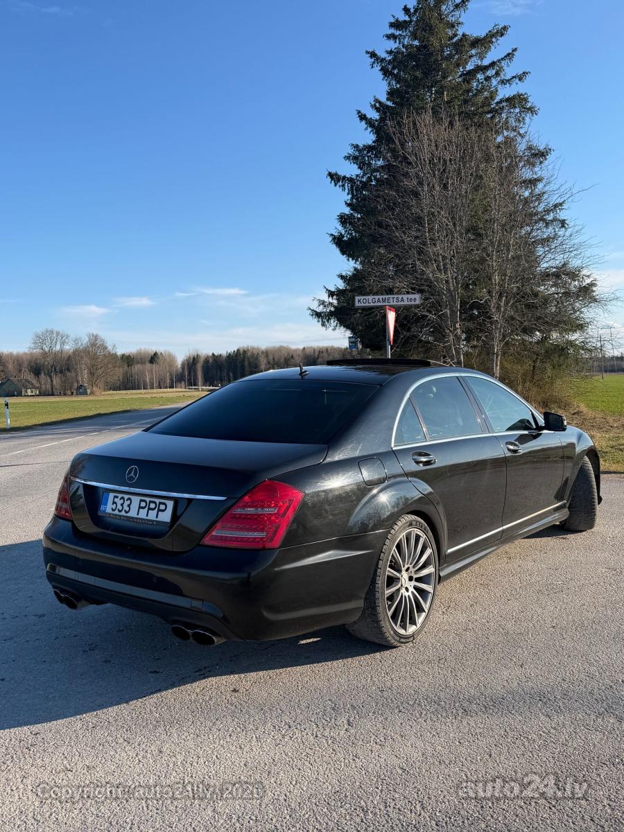 Melns Mercedes-Benz S-Class 2006 Mustvē, ar dzinēja tilpumu 3.00 L un nobraukumu 381 tūkst. km par 5499 €, foto 9 vietnē AUTOMOTO.COM.LV