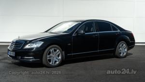Black Mercedes-Benz S-Class 2006 in Tallinn, with an engine capacity of 5.50 L and mileage of 88 thousand km for 22900 €, photo 3 on AUTOMOTO.COM.LV