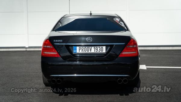 Melns Mercedes-Benz S-Class 2006 Tallina, ar dzinēja tilpumu 5.50 L un nobraukumu 88 tūkst. km par 22900 €, foto 4 vietnē AUTOMOTO.COM.LV