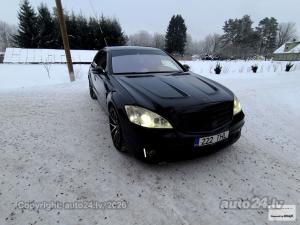 Black Mercedes-Benz S-Class 2006 in Tallinn, with an engine capacity of 4.00 L and mileage of 302 thousand km for 12500 €, photo 6 on AUTOMOTO.COM.LV