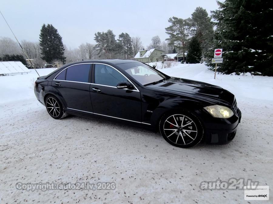 Black Mercedes-Benz S-Class 2006 in Tallinn, with an engine capacity of 4.00 L and mileage of 302 thousand km for 12500 €, photo 9 on AUTOMOTO.COM.LV