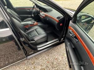 Melns Mercedes-Benz S-Class 2006 Valga, ar dzinēja tilpumu 3.00 L un nobraukumu 0 tūkst. km par 3500 €, foto 17 vietnē AUTOMOTO.COM.LV