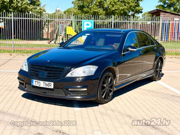 Black Mercedes-Benz S-Class 2006 in Tartu, with an engine capacity of 5.50 L and mileage of 332 thousand km for 7999 €, photo 1 on AUTOMOTO.COM.LV